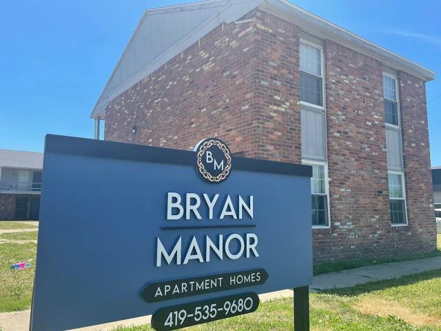 Two Bedrooms in South Toledo 2 Bedroom Apartment for Rent at 3917 Airport Hwy, Toledo, OH 43615 Reynolds Corners