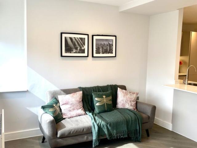 Two Double Bedroom Flat for Rent in Central Reigate