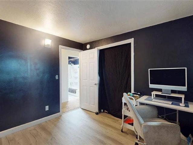 Two Female or LBGTQ+ Male Roommates