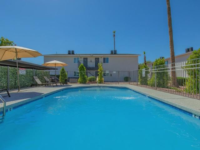 Two | Five Greenway Apartments 2 Bedroom Apartment for Rent at 15425 N 25th St, Phoenix, AZ 85032