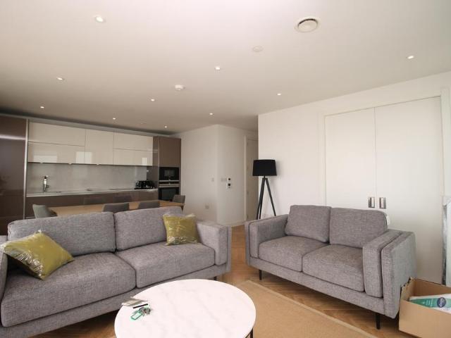 Two Fifty One, 251 Southwark Bridge. 3 bed flat to rent £4,875 pcm £1,125 pw