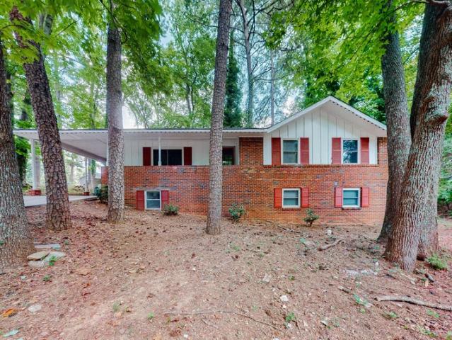 Two level Baker Hills home ready for move in! Supe