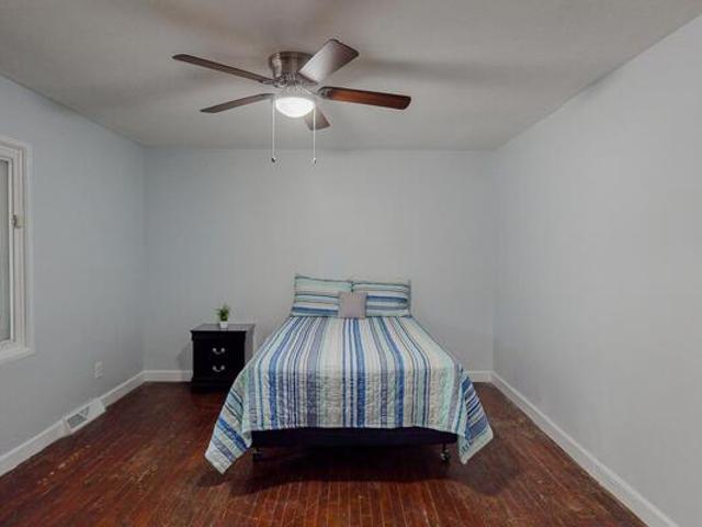 Two level Baker Hills home ready for move in! Super close to MARTA! Parking available!