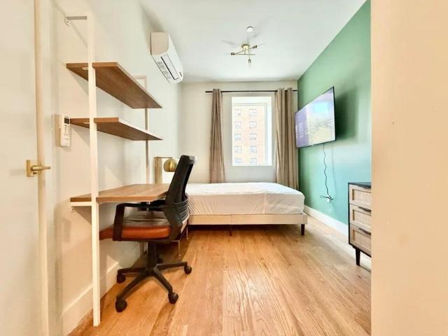 Two Modern Park Place Units Near Manhattan