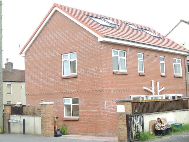 Two Mile Hill Road, Bristol 4 bed semi detached house to rent £1,895 pcm £437 pw