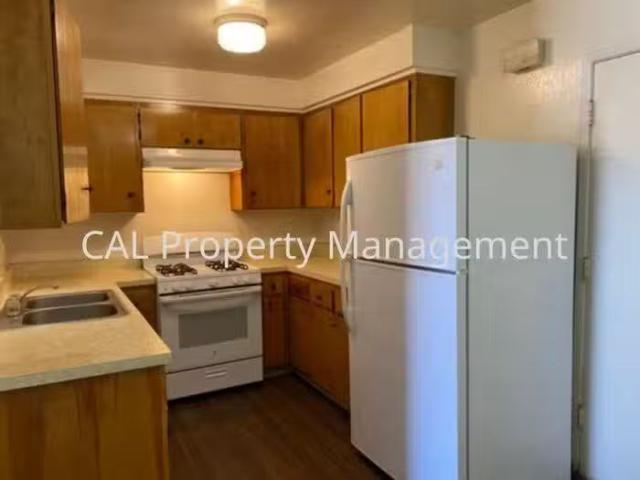 Two story home in King City, CA! 209 N 3rd St #11