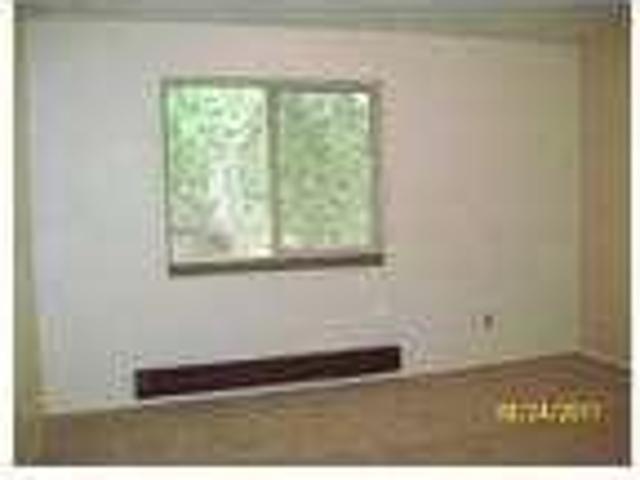 Two story six plex, 2 Bedroom, 1 Bath, off street parking. Offstreet parking!