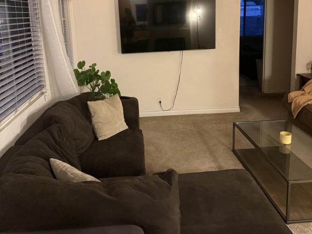 TWO ROOMS AVAILABLE FEMALES PREFERRED