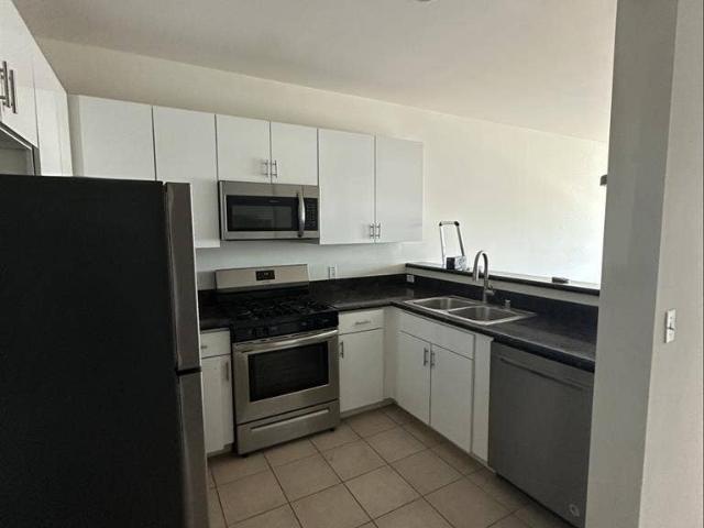 Two Rooms available in Van Nuys