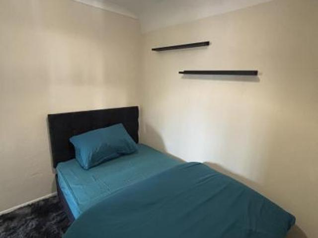 Two rooms one lodger