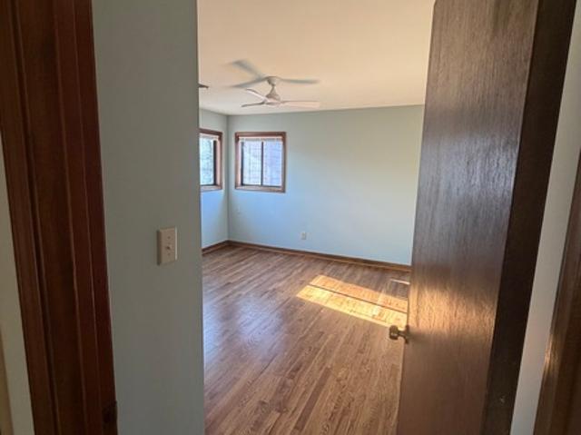 ✧･ﾟ: Two Unfurnished Rooms + Private Bath + Garage Parking:･ﾟ✧