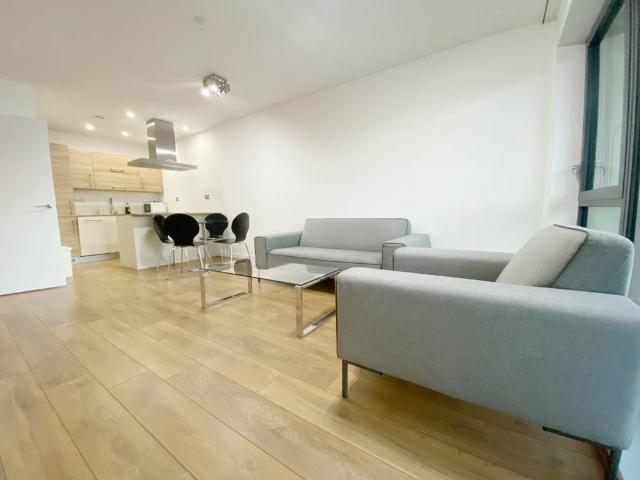 Tweed Walk, London E14, 1 bed flat to rent, £1,800 pcm | PrimeLocation