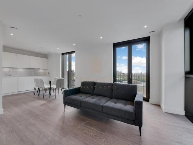 Twelvetrees Park 10th Floor, West Ham E16, 3 bed flat to rent, £3,650 pcm | PrimeLocation