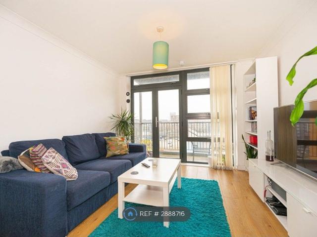 Twelve Trees Crescent, London E3, 2 bed flat to rent, £2,275 pcm | PrimeLocation