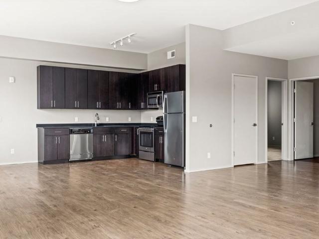 Twenty9 Gillham 2 Bedroom Apartment for Rent at 2901 Gillham Rd, Kansas City, MO 64108 Longfellow