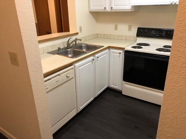 TWG South 2 Bedroom Apartment for Rent at 10730 Greenwood Ave N, Seattle, WA 98133 Bitter Lake