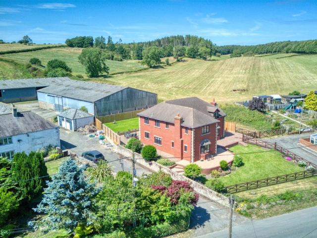Twizell Lane, West Pelton, Stanley, DH9 5 bed detached house to rent £1,995 pcm £460 pw