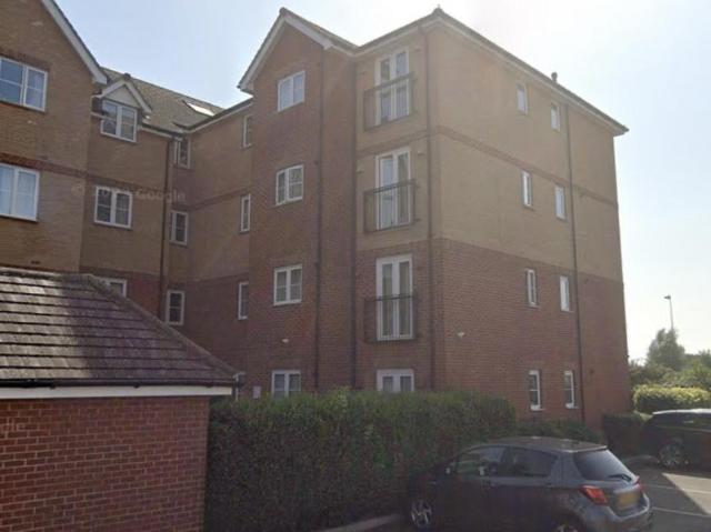 Twickenham Close, Swindon SN3 2 bed apartment to rent £1,000 pcm £231 pw