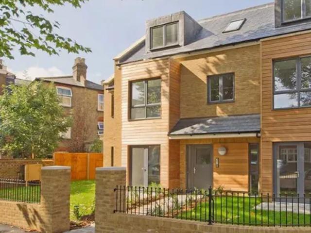 Twickenham Dental Care, 90 Heath Road, London, TW1 4BW, United Kingdom | 1 bed apartment for rent #138147213 | Rentberry