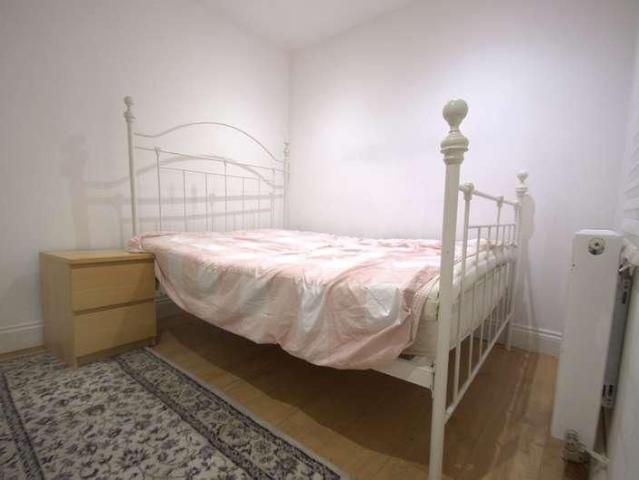 Twickenham Road, Hanworth, TW13