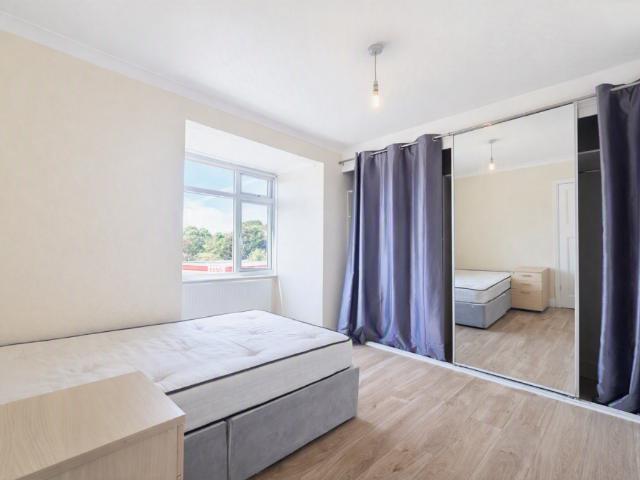 Twickenham Road, Isleworth TW7, 4 bed flat to rent, £2,750 pcm | PrimeLocation