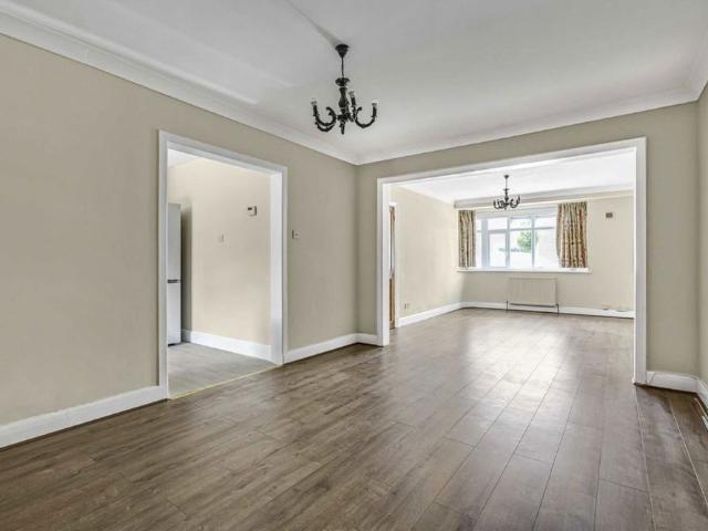 Twickenham Road, TW7, London