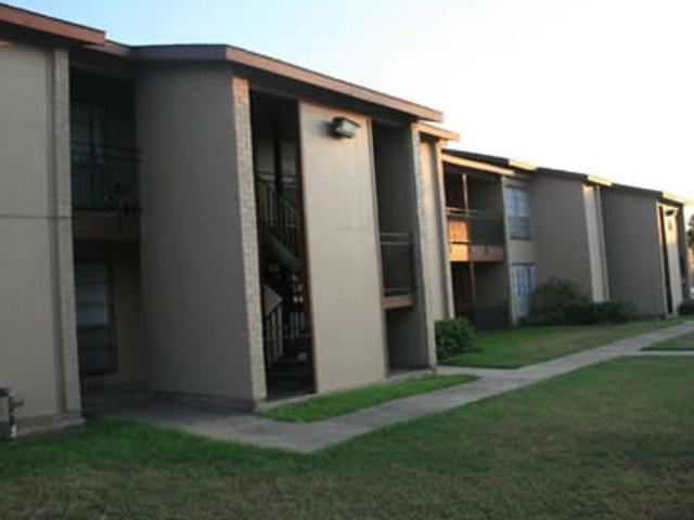 Twin Oaks 1 Bedroom Apartment for Rent at 3222 Pasadena Blvd, Pasadena, TX 77503