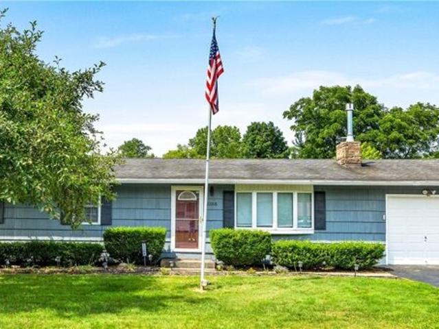 Twin Oaks Dr, Watertown, Home For Sale