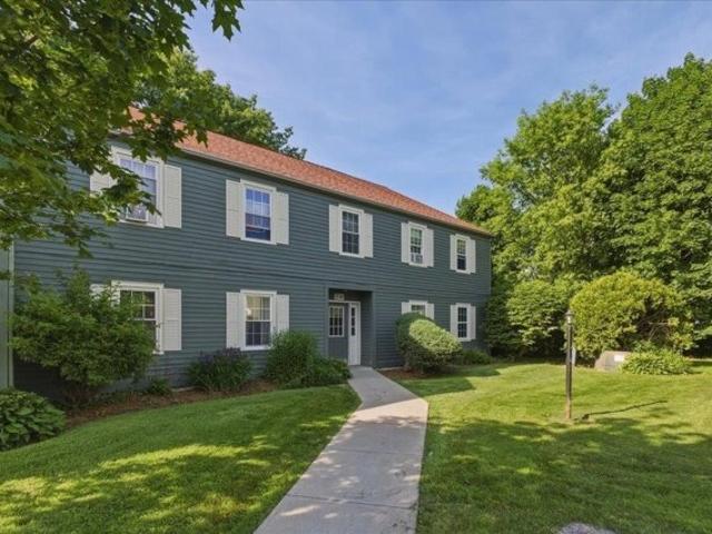 Twin Oaks Ter, South Burlington, Condo For Sale