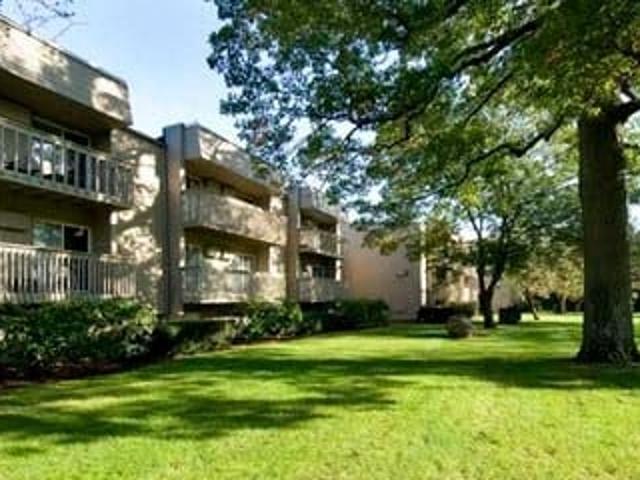 Twin Oaks Village 2 BR 1st floor courtyard