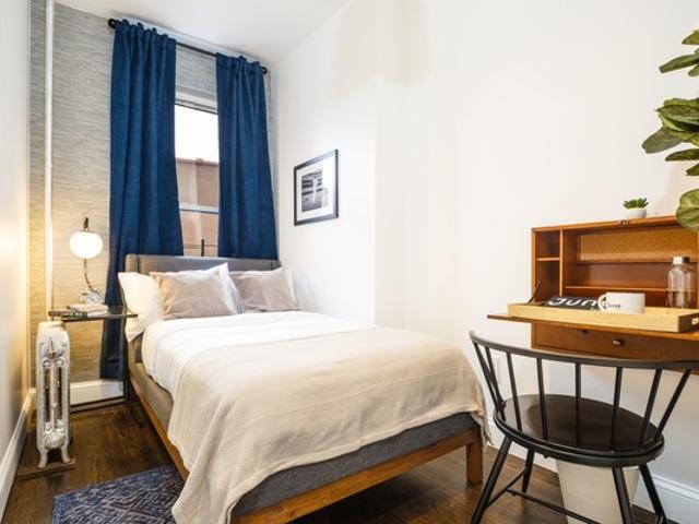 Twin bedroom in 3 bed/1 bath home in Prospect Heights #169 3D