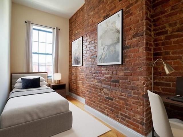 Twin bedroom in 3 bed/2 bath home in Bushwick #892 B