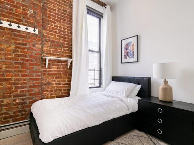 Twin bedroom in 4 bed/4 bath home in Midtown East #1114 C