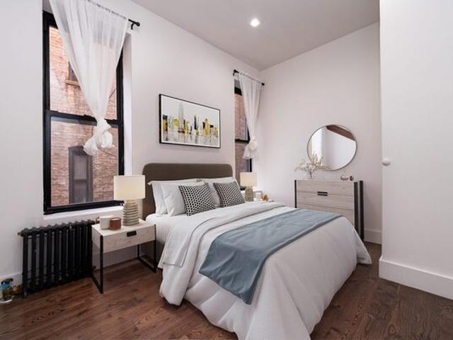 Twin bedroom in 4 bed/2 bath home in West Harlem #1788 B