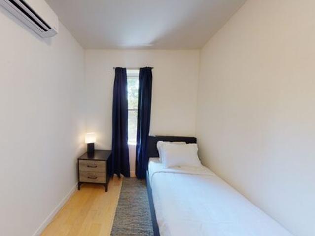 Twin bedroom in 4 bed/2 bath home in Bedford Stuyvesant #425 3D