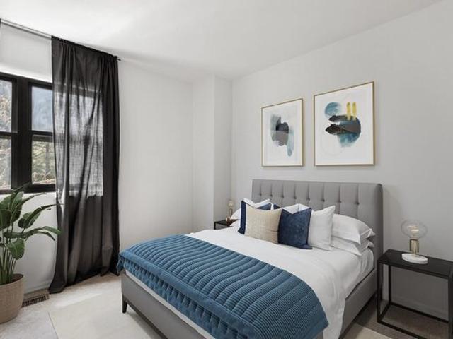 Twin bedroom in 5 bed/3 bath home in Logan Circle #417 2A