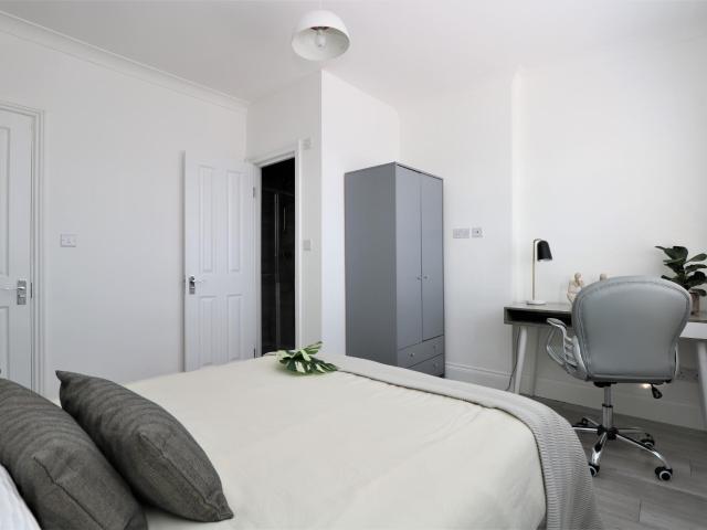 Twin bedroom near the Springfield Gardens Has a Room