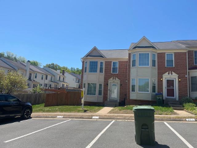 Twin Brook Ln