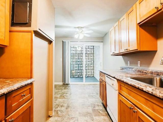 Twin Dolphins 1 Bedroom Apartment for Rent at 160 Van Giesen St, Richland, WA 99354