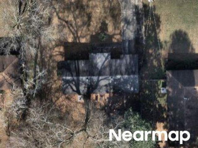 Twin Lake Dr NE