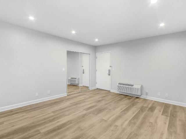 Twin Palms Studio Apartment for Rent at 11458 Burbank Blvd, Los Angeles, CA 91601 Mid Town North Hollywood