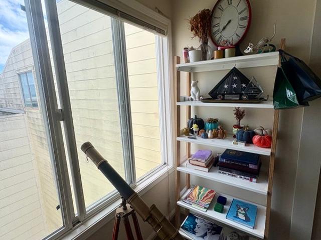 Twin Peaks SF: In Closet Spacious Room for Rent