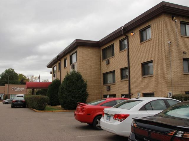 Twin Pines Apartments 1 Bedroom Apartment for Rent at 966 Robert St S, West Saint Paul, MN 55118