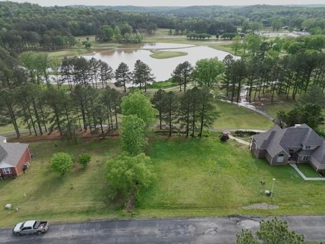 Twin Pines Cir, Tuscumbia, AL 35674