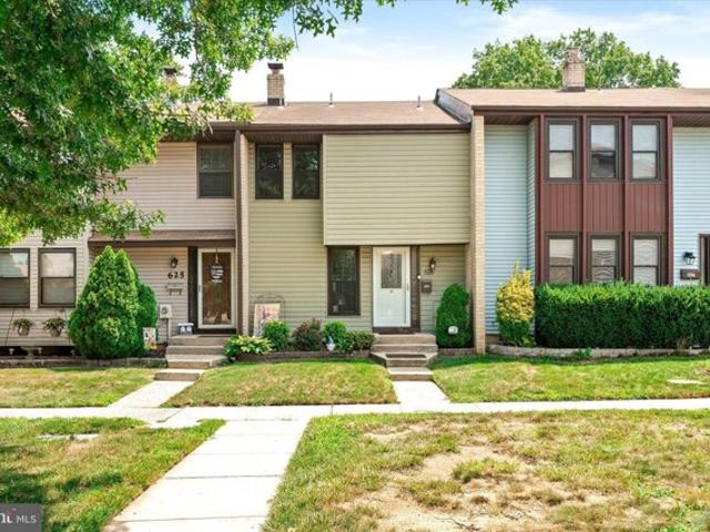 Twin Rivers Dr N, East Windsor, Home For Sale