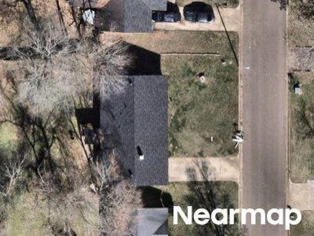 Twisted Oak Dr