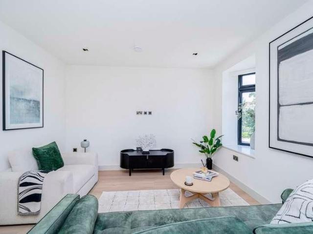 Twyford Avenue, London, W3