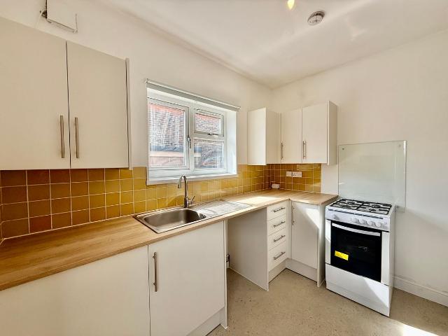 Twyford Avenue, Portsmouth PO2, 2 bed maisonette to rent, £1,200 pcm | PrimeLocation