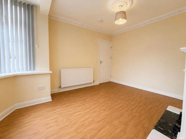 Twyford Abbey Road, London NW10, Room to rent, £725 pcm | PrimeLocation
