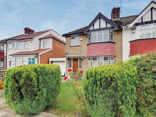Twyford Road, Harrow, HA2 3 bed semi detached house to rent £2,250 pcm £519 pw